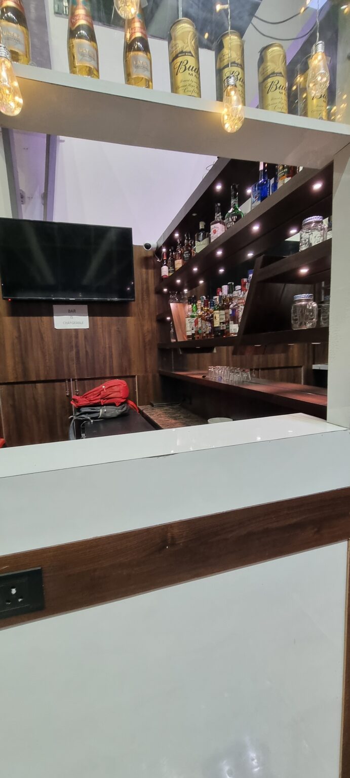 Review: Primus Lounge Amritsar - Worst Lounge Ever? - Wingtips