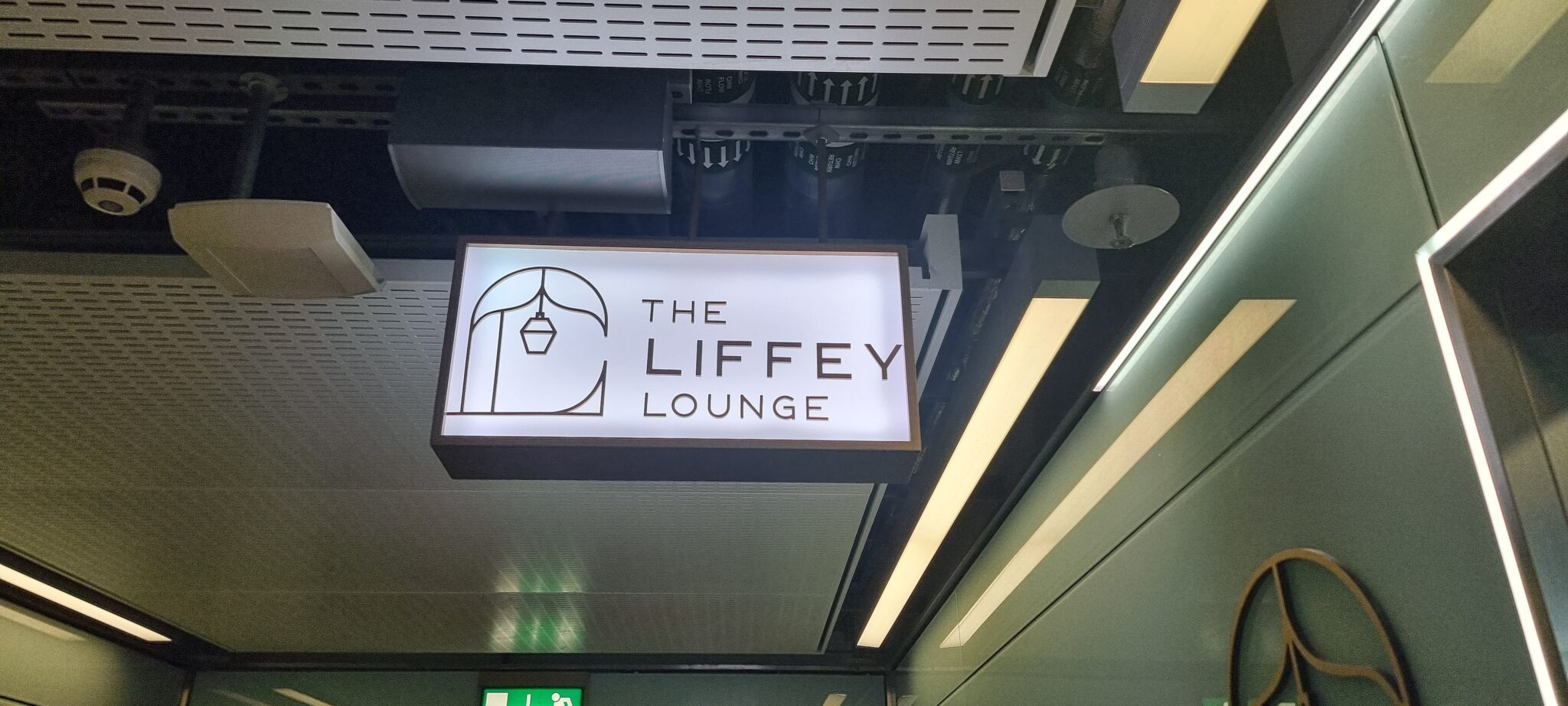 Review: The Liffey Lounge, Dublin Airport Terminal 2 - Wingtips